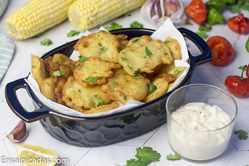 Frituras Puertorriqueñas -Tortitas de Maíz con Salsa de Mayonesa y Ajo ...